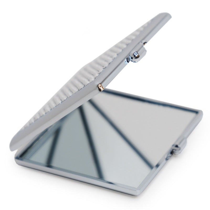 Folding pocket mirror Silver, silver color, 6.3 x 6.3 cm – Beauty chest